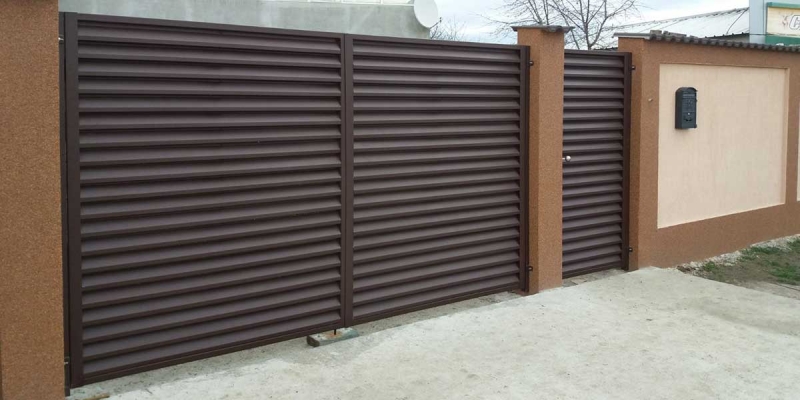 Porti metalice AUTOMATE - MODERNE si rezistente - vezi ofertele!