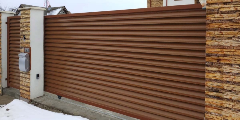 Porti metalice AUTOMATE - MODERNE si rezistente - vezi ofertele!